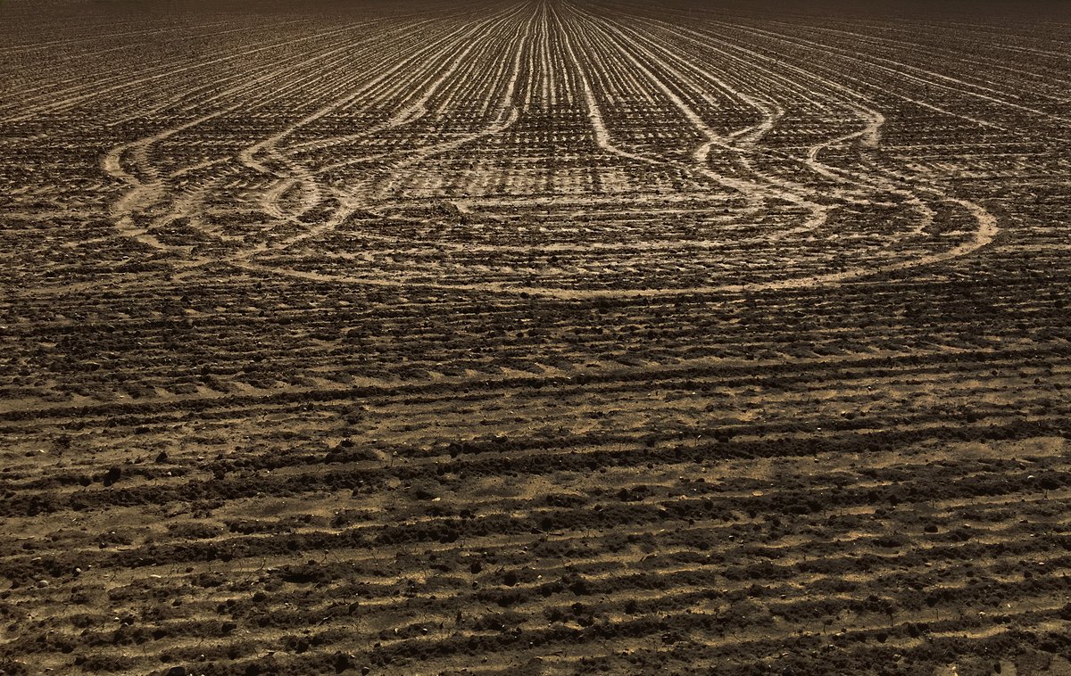 Can we predict how topsoil is affected by field traffic?